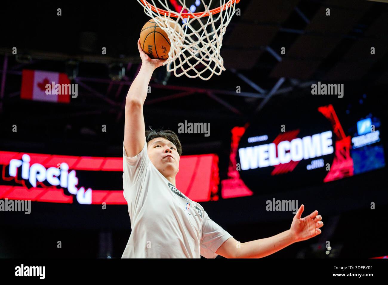 Portland Trail Blazers center Yang Hansen warms up before an NBA ...