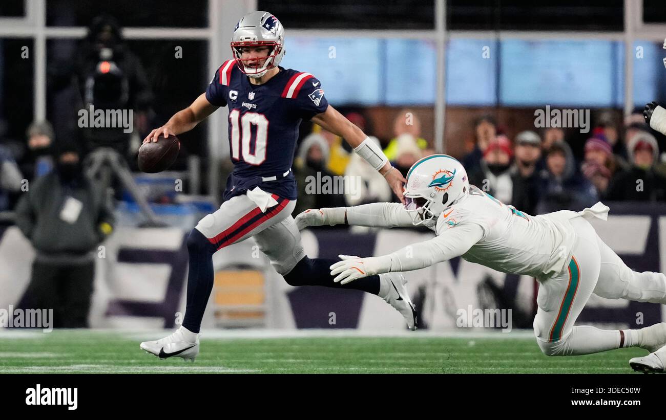 New England Patriots quarterback Drake Maye (10) during an NFL football ...