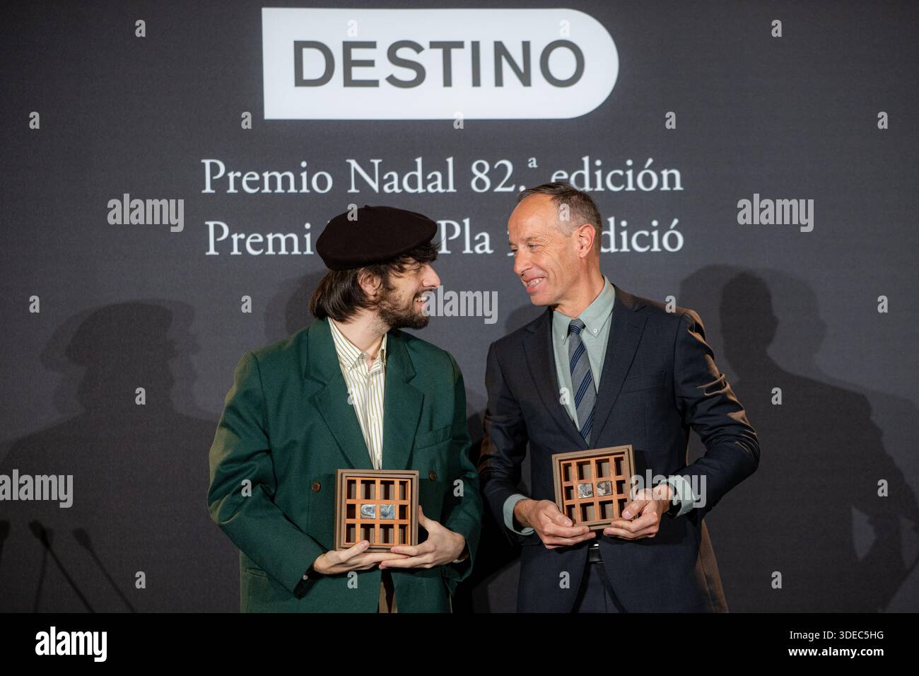 The writer David Uclés (left), winner of the 82nd Nadal Prize with 'La ...