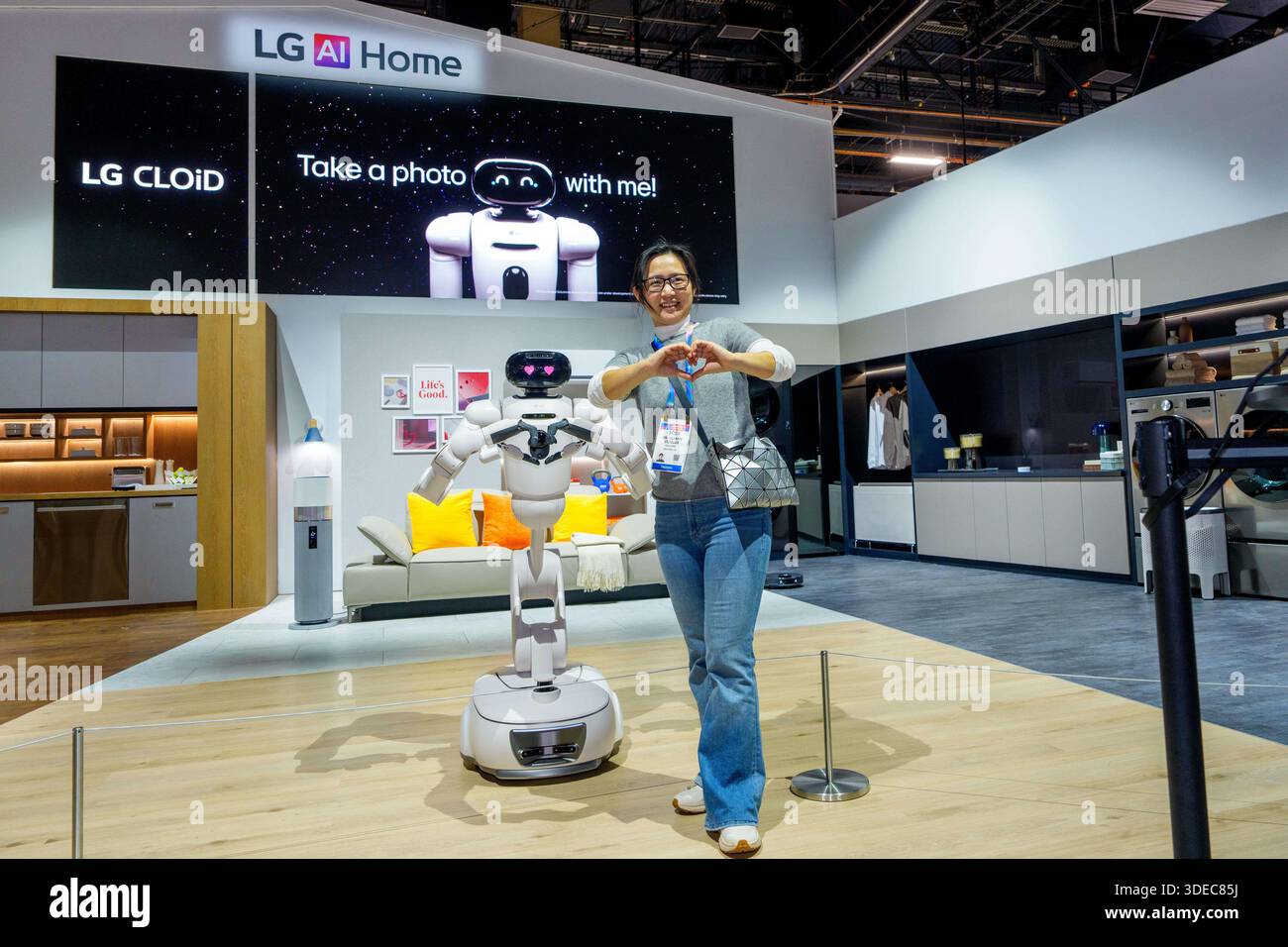 IMAGE DISTRIBUTED FOR LG - LG CLOiD™, an AI-enabled home robot, poses ...