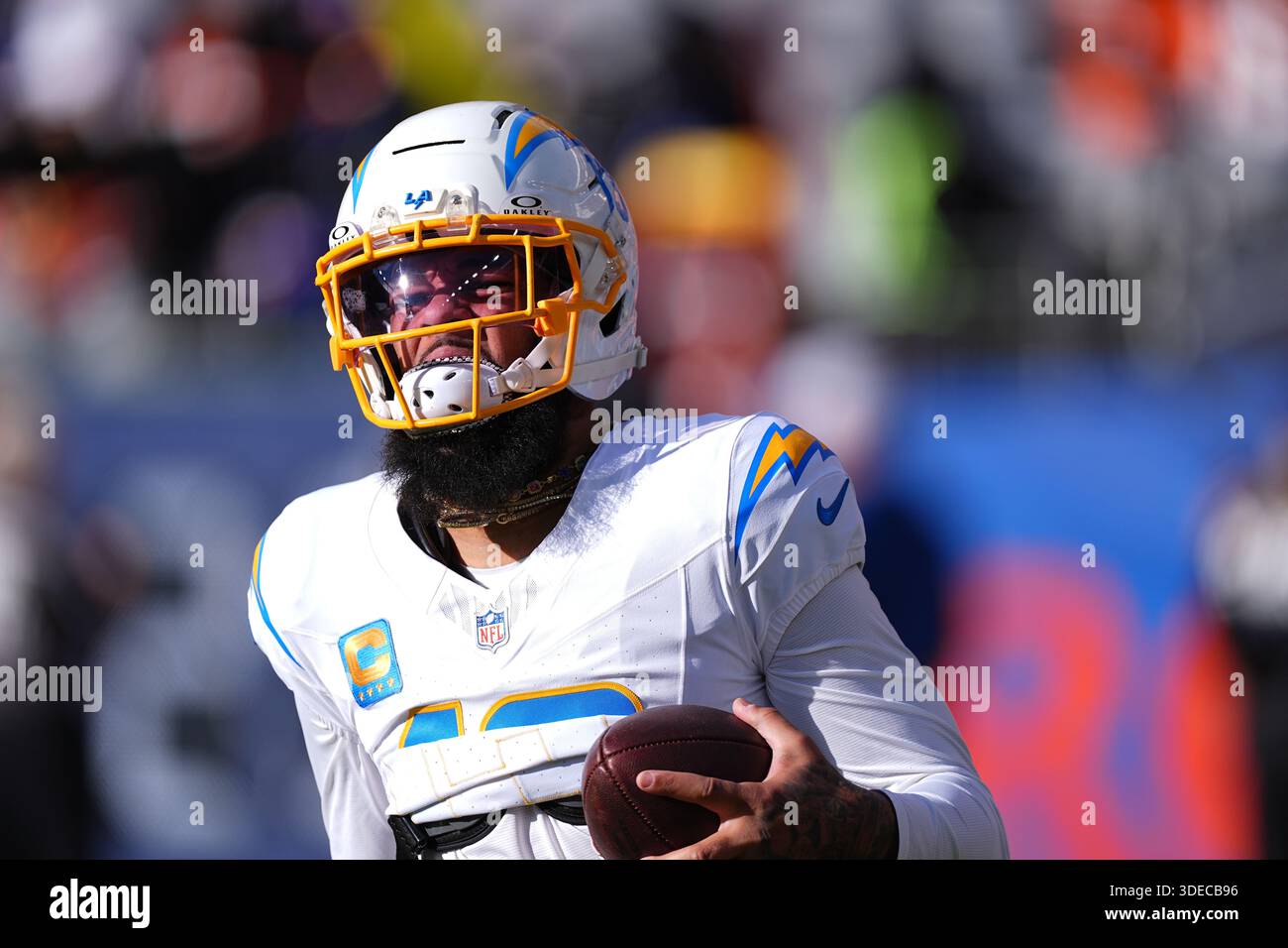 Los Angeles Chargers wide receiver Keenan Allen (13) warms up before an ...