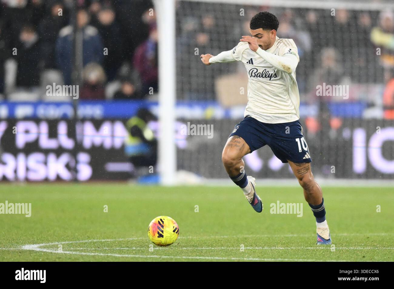 Morgan Gibbs White of Nottingham Forest controls the ball during the ...