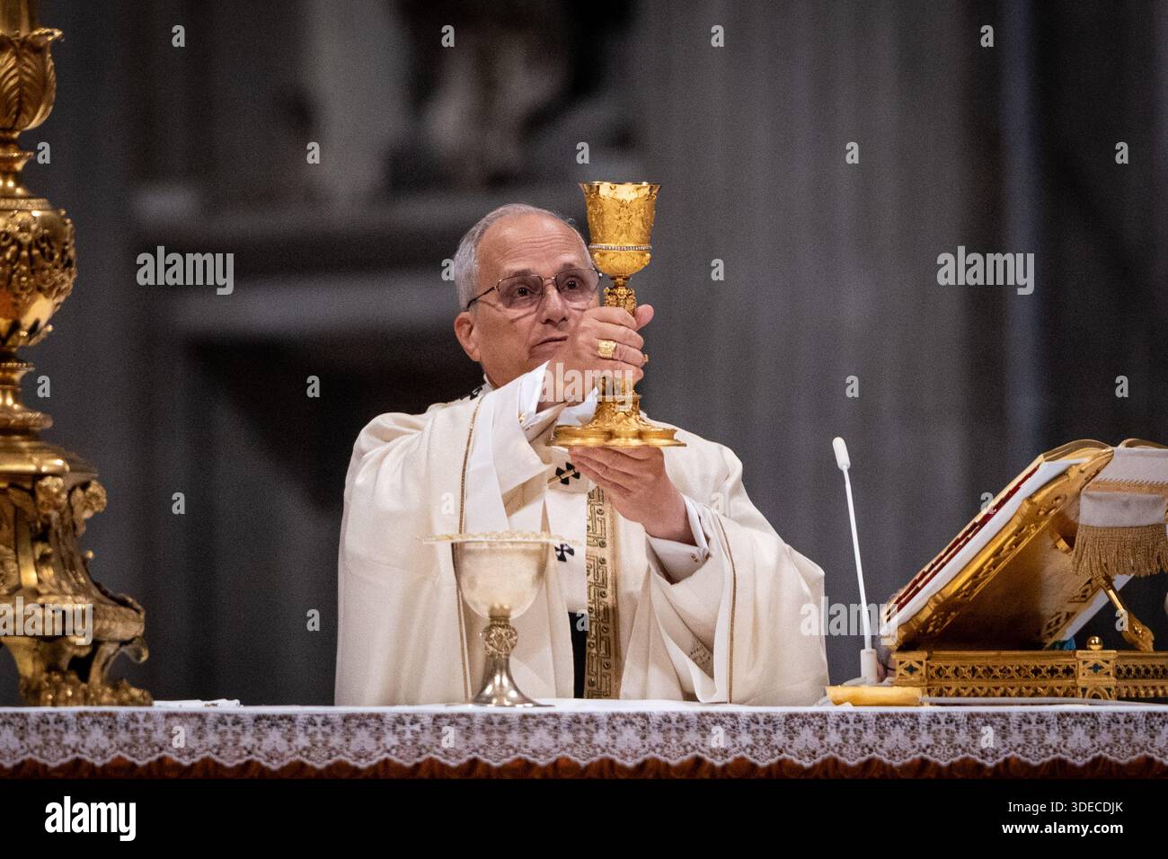 Pope Leo XIV performs the rite of Consecration during the Holy Mass on ...