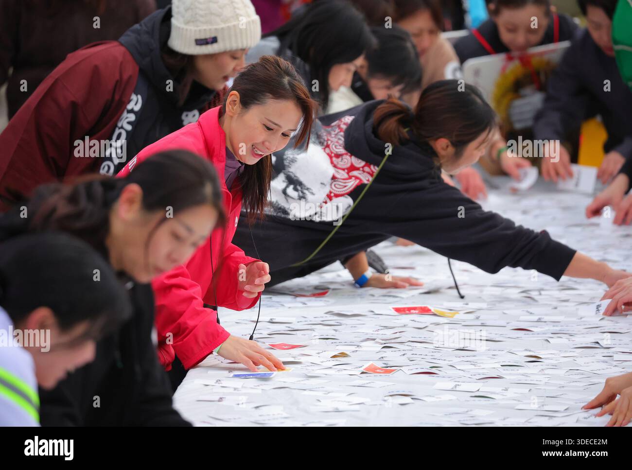 A large number of women take part in a race in the hopes of becoming ...