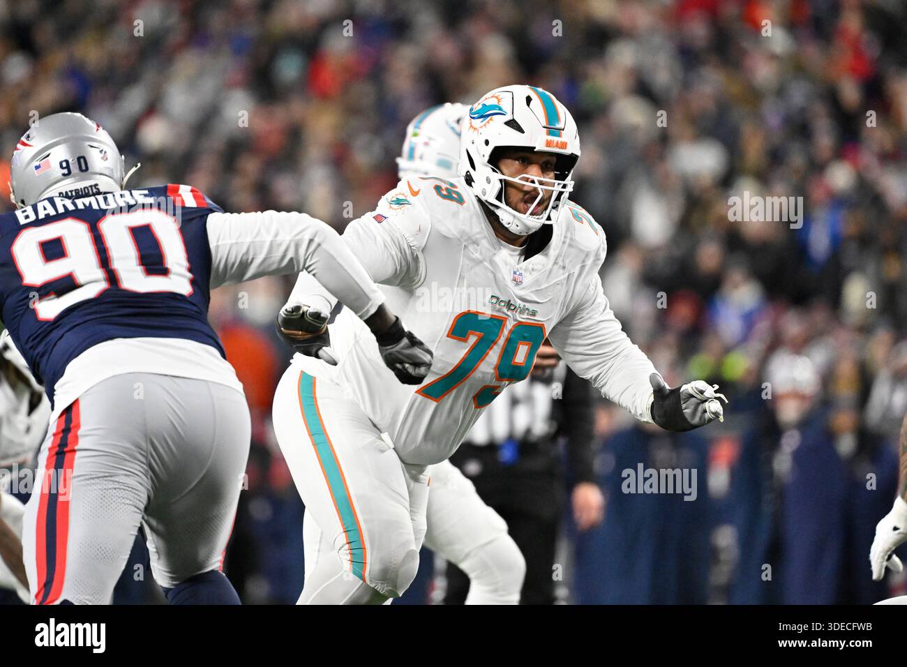 Nfl offensive tackle 2026 hi-res stock photography and images - Alamy