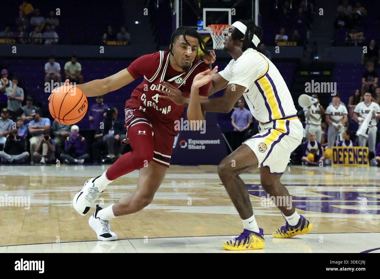 South Carolina Gamecocks guard Kobe Knox (4) tries to drive past LSU ...