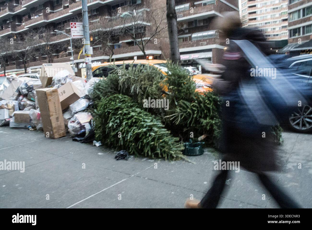 Curbside composting hi-res stock photography and images - Alamy