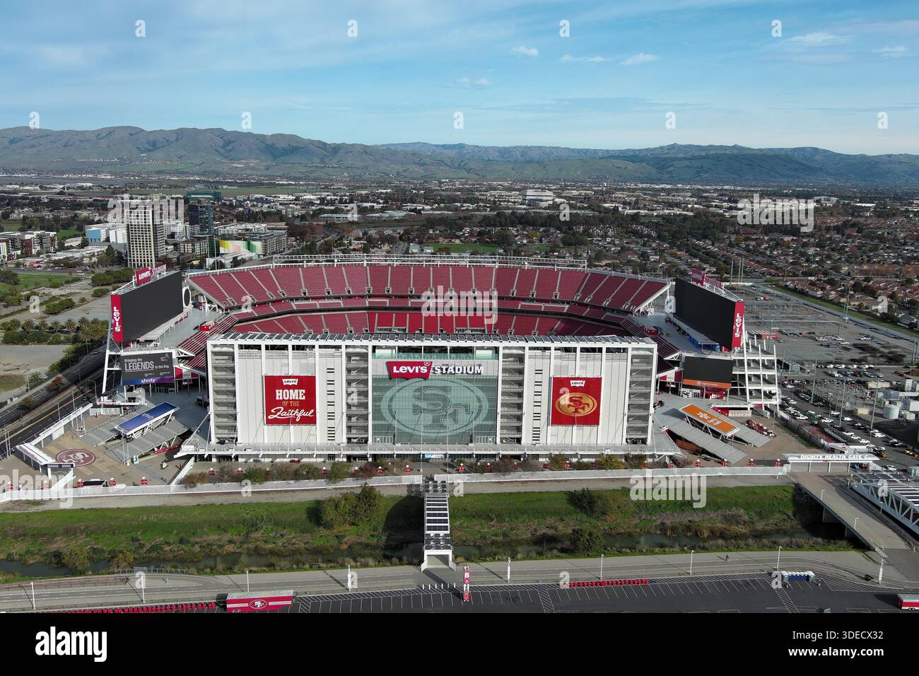 Levi's stadium aerial hi-res stock photography and images - Alamy