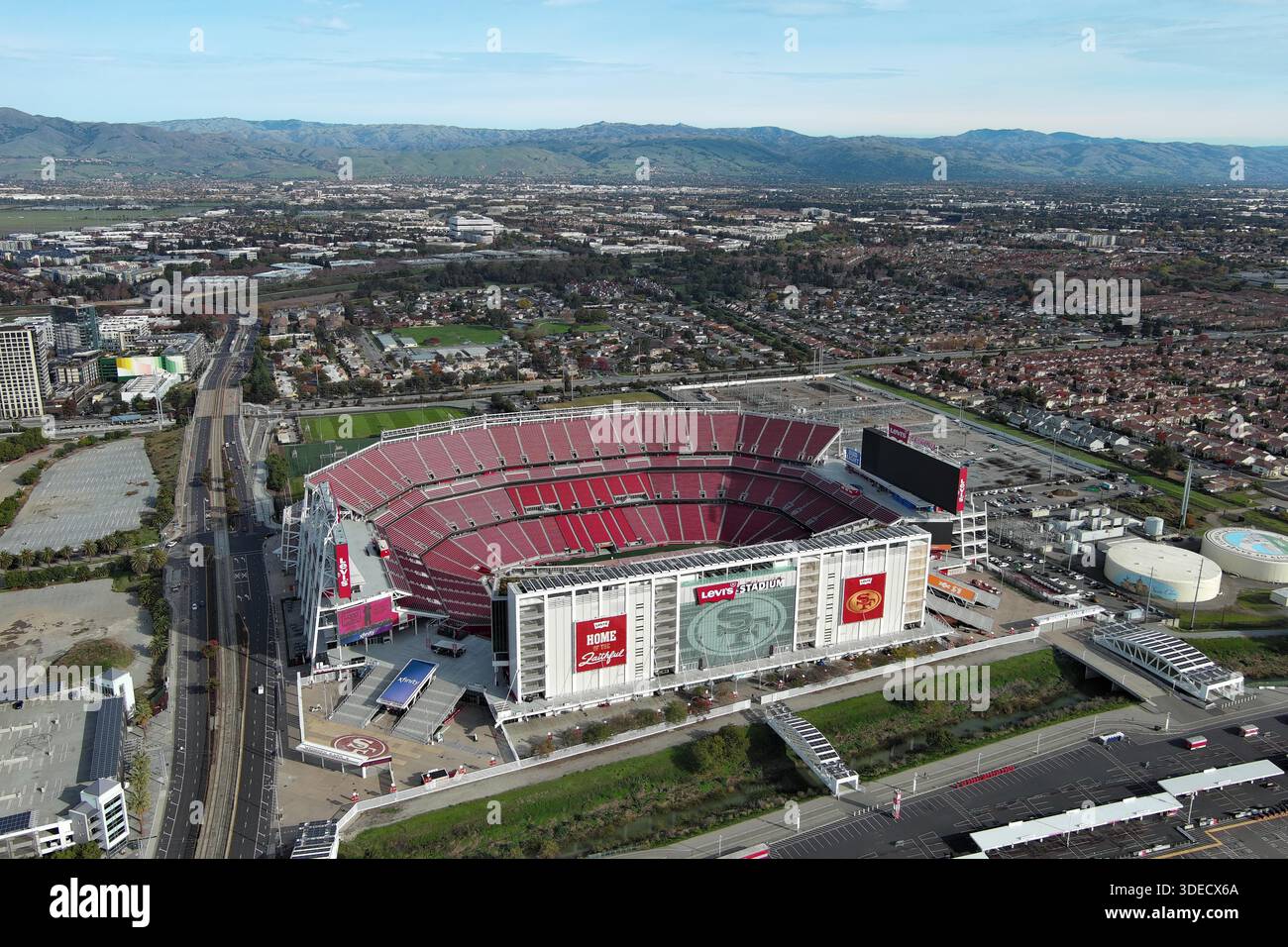Levi's stadium aerial hi-res stock photography and images - Alamy