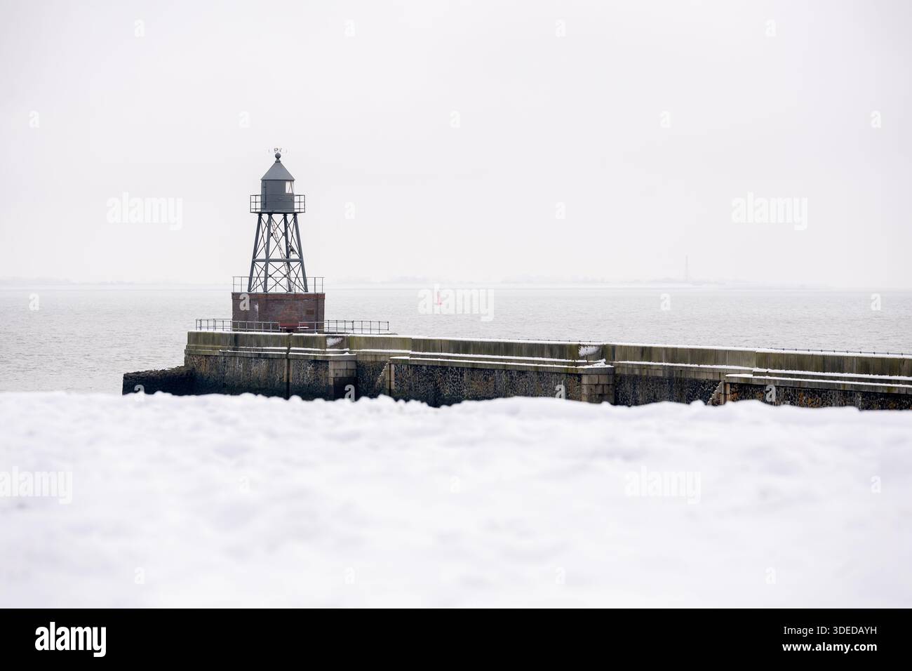 06 January 2026, Lower Saxony, Wilhelmshaven: CORRECTS CAPTURE PLACE IN ...