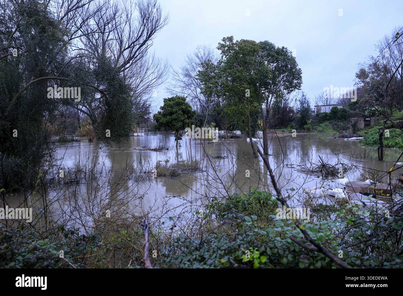 **NO WEBSITE OR NEWSPAPERS, ONLY FOR ITALY** Aniene River flooding ...