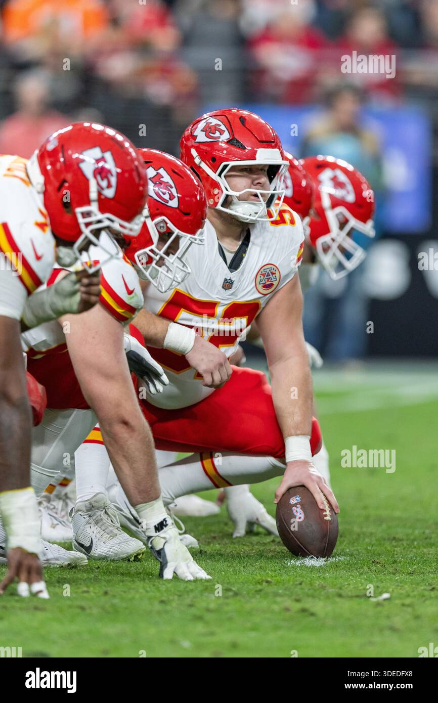 Kansas City Chiefs center Creed Humphrey (52) lines up against the Las ...