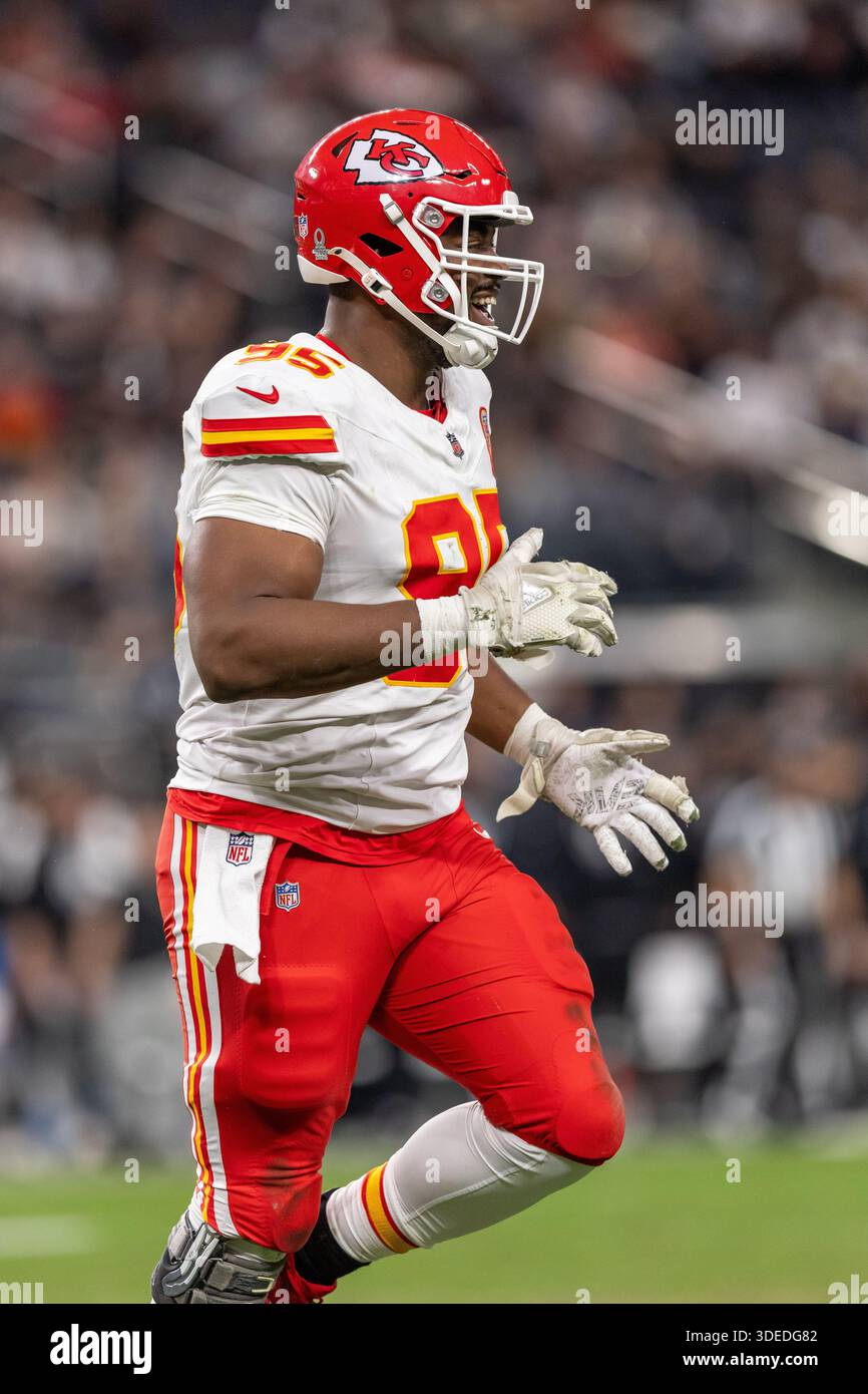 Kansas City Chiefs defensive tackle Chris Jones (95) against the Las ...