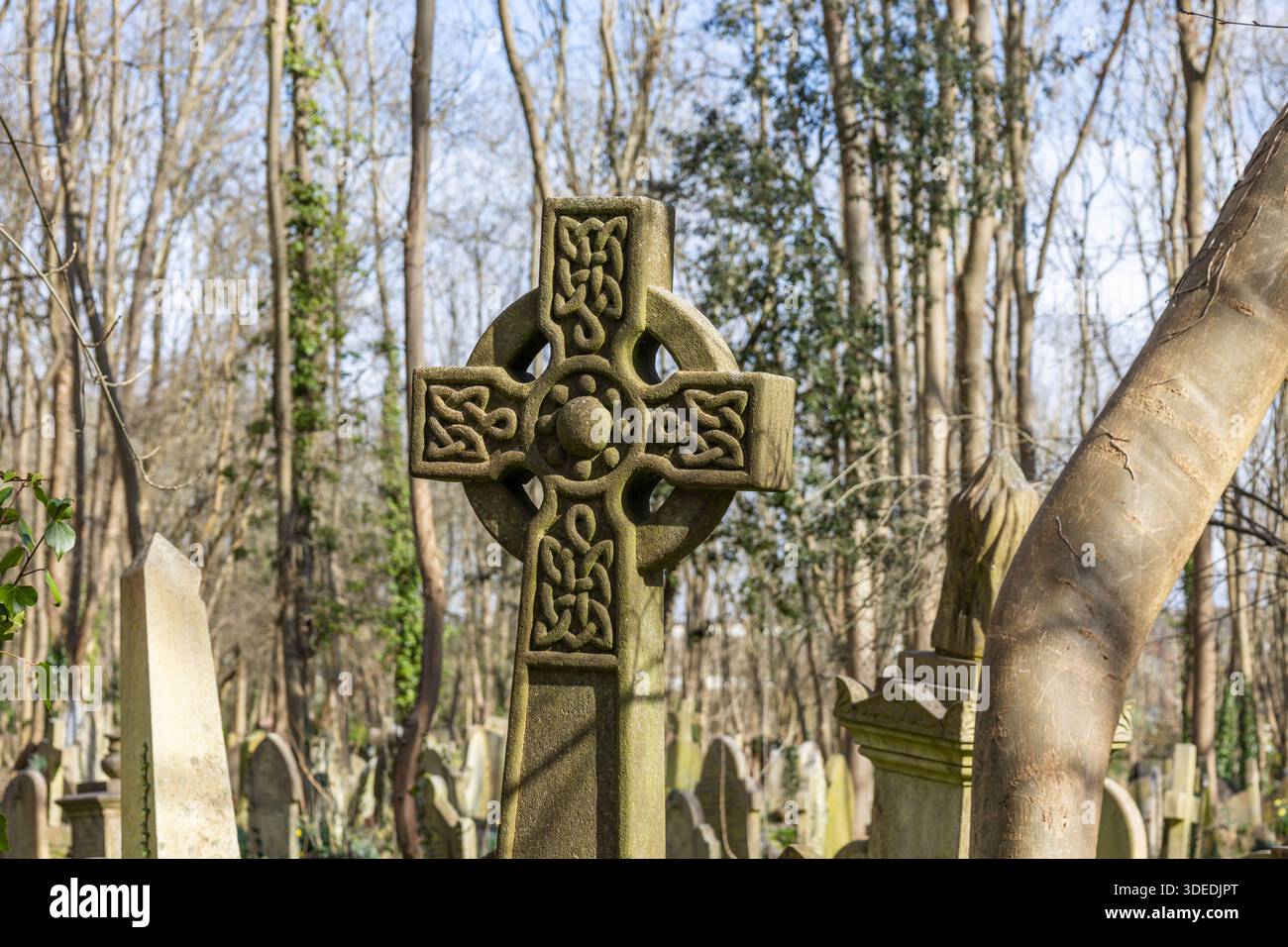Old headstones scottish cemetery hi-res stock photography and images ...