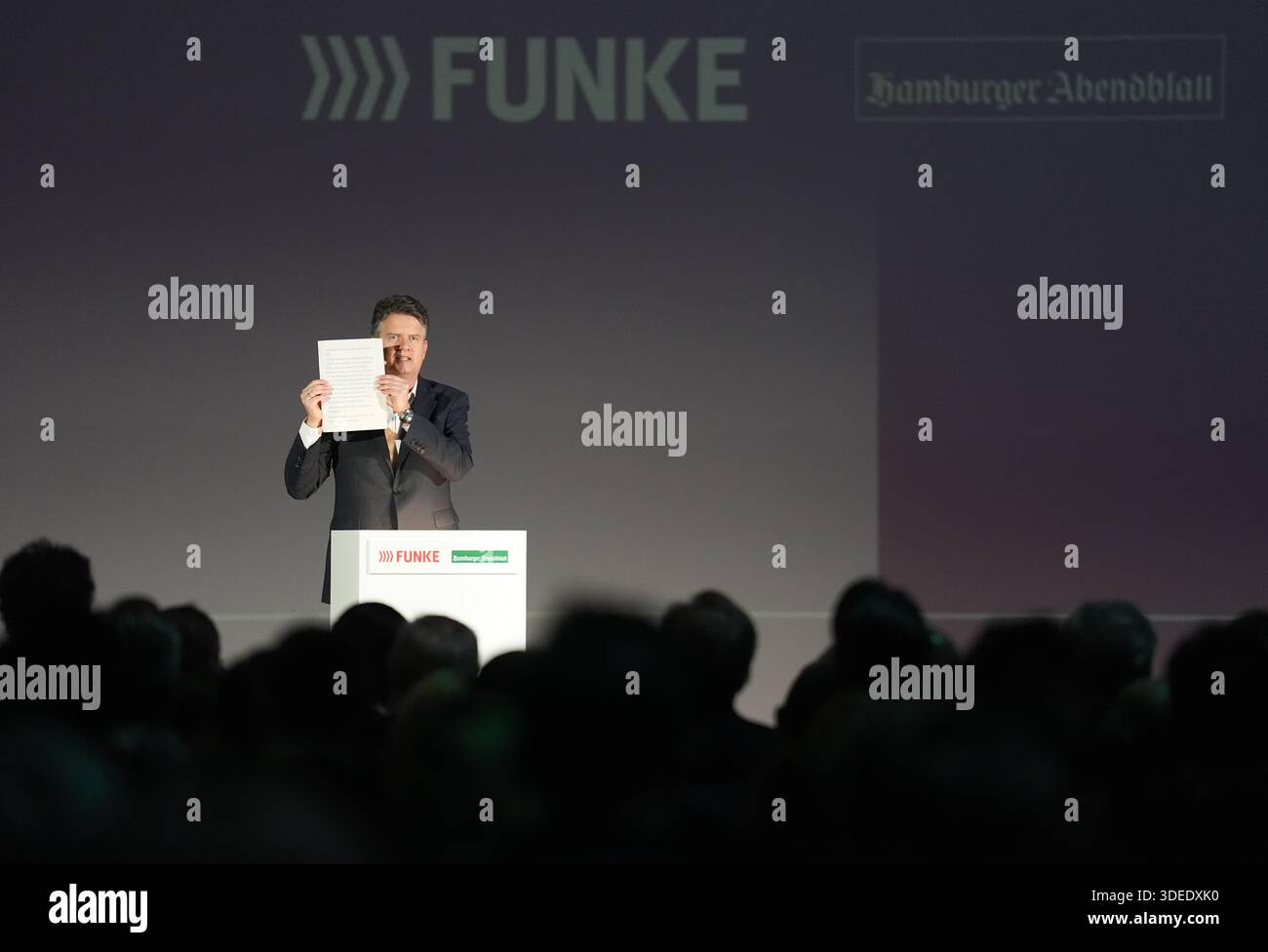 07 January 2026, Hamburg: Lars Haider, editor-in-chief of Hamburger ...