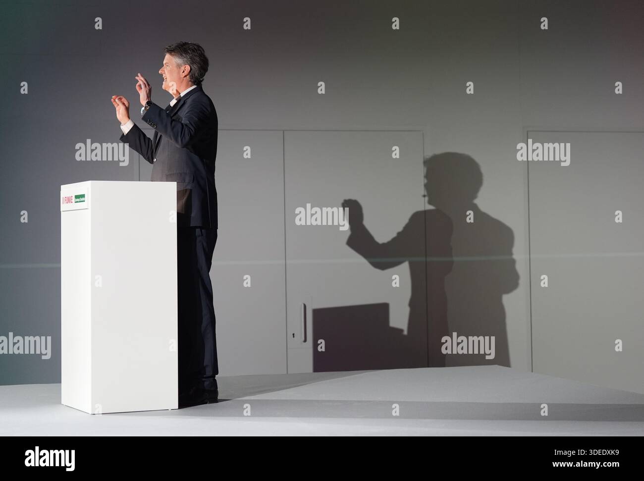 07 January 2026, Hamburg: Lars Haider, editor-in-chief of Hamburger ...