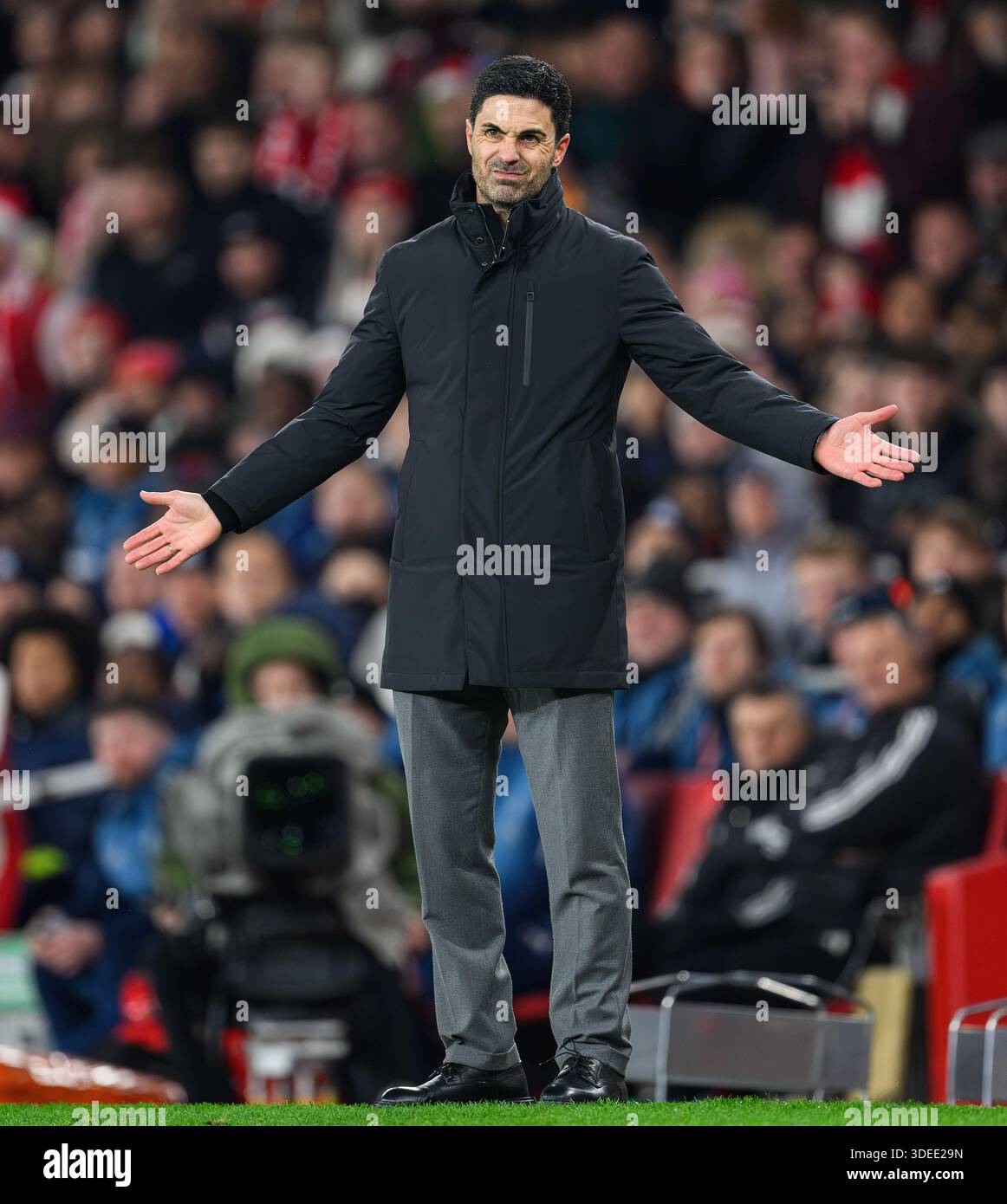 Arsenal v Aston Villa - Premier League - Emirates Stadium. Arsenal ...