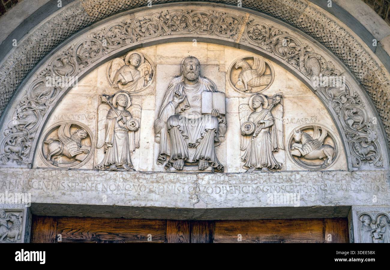 Medieval religious symbols hi-res stock photography and images - Alamy