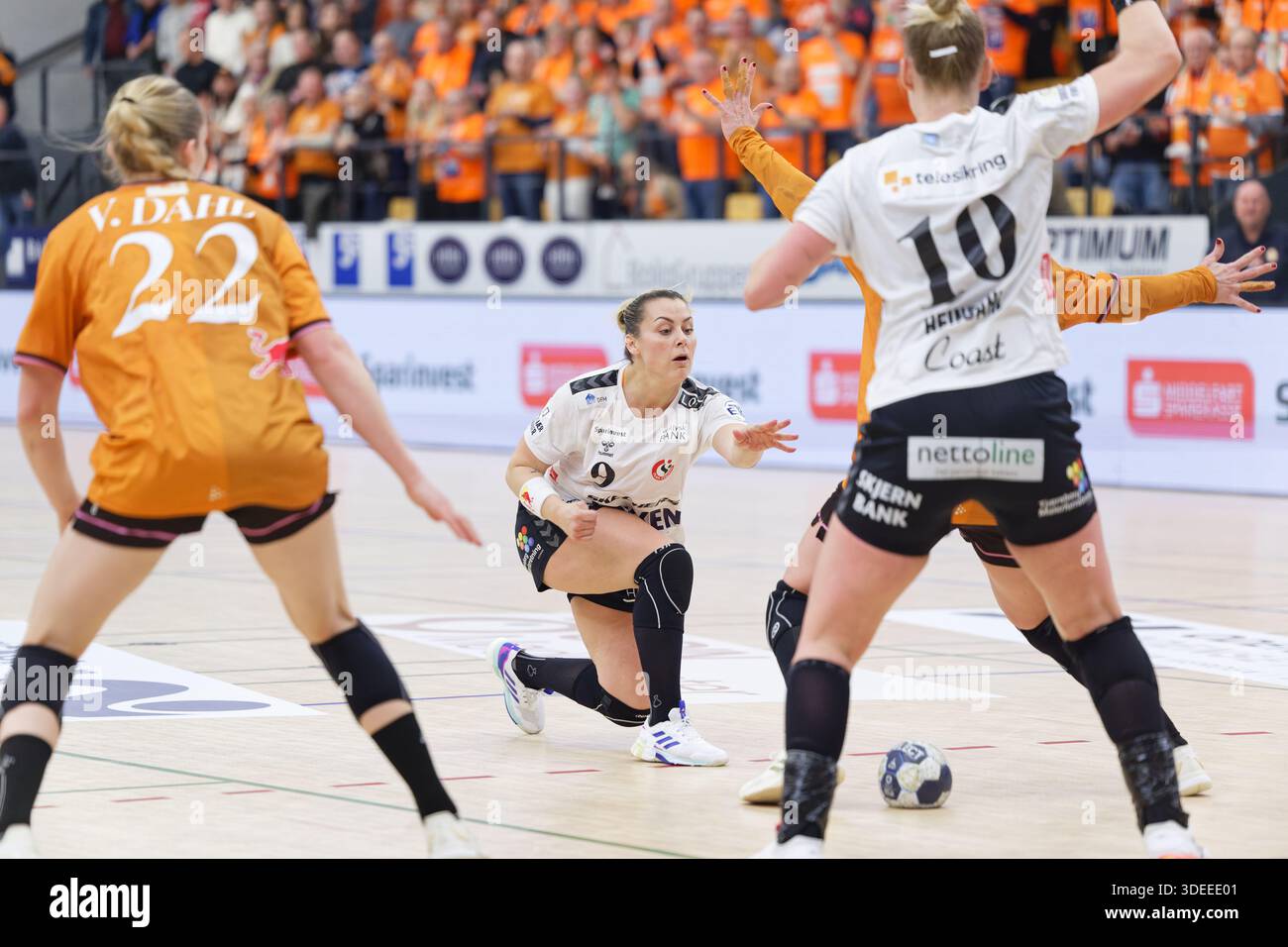 Odense, Denmark. 06th, January 2026. Nora Mork (9) of Team Esbjerg seen ...