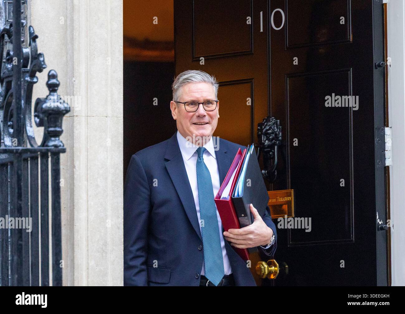 London, UK 7th Jan 2026 Prime Minister, Keir Starmer, leaves Number 10 ...