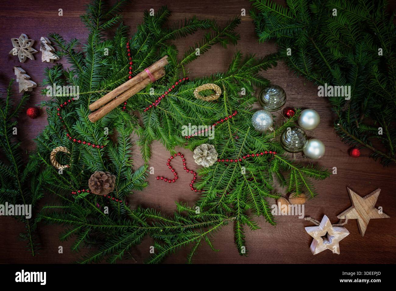 Components advent wreath christmas hi-res stock photography and images ...