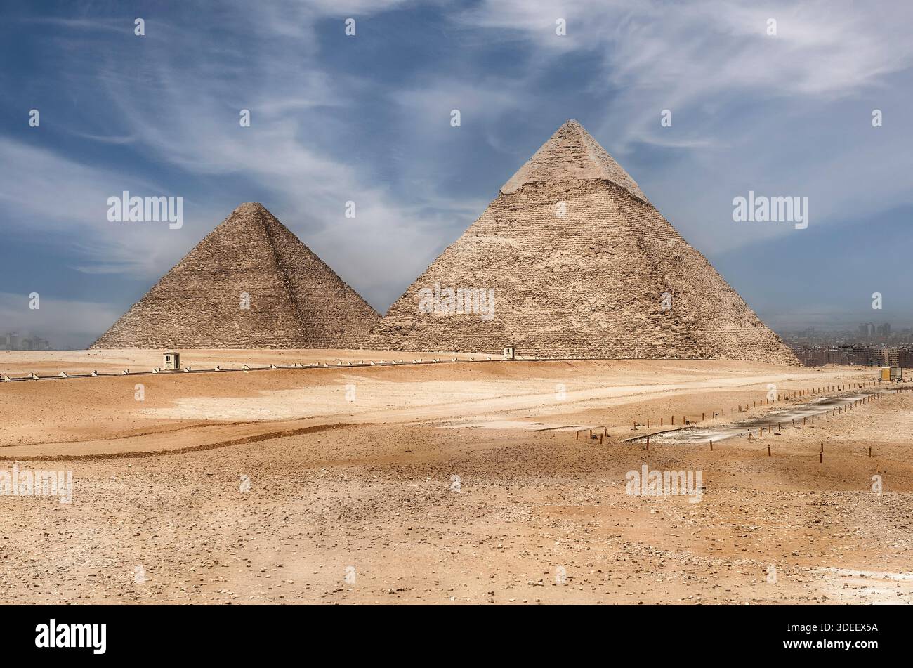 Scenic view over the two main Pyramids of the Giza pyramid complex ...