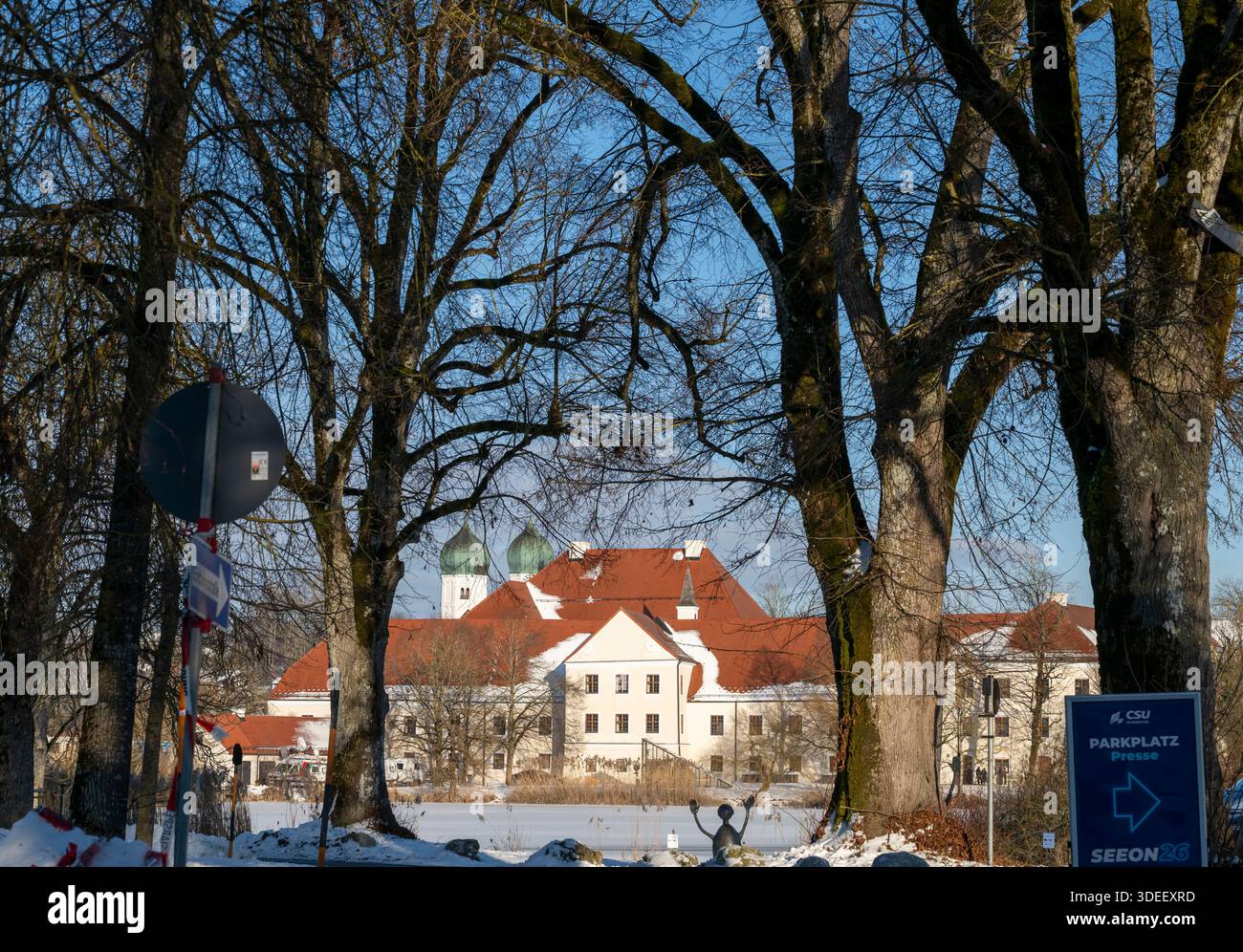 07 January 2026, Bavaria, Seeon: Seeon Monastery can be seen behind ...