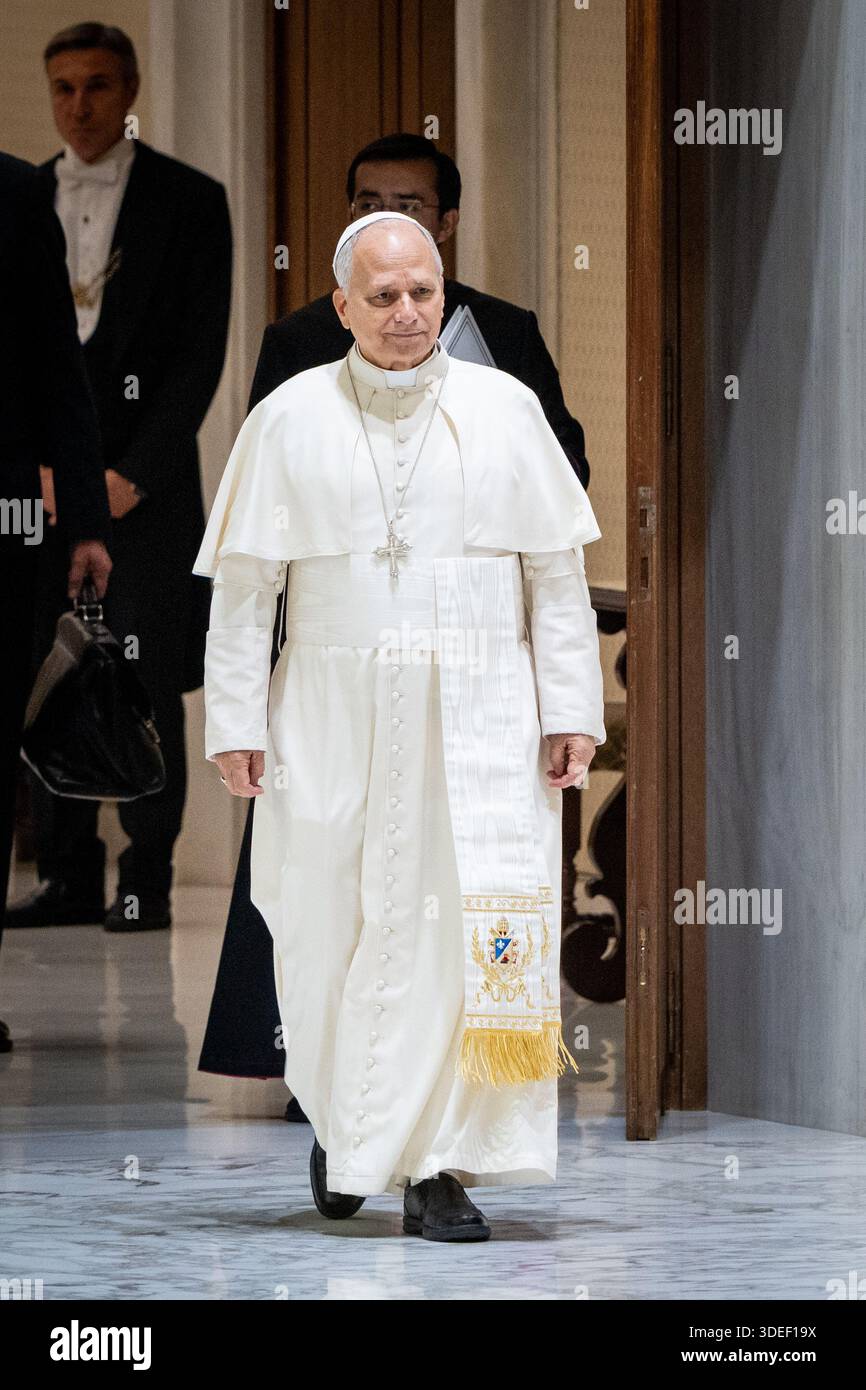 Pope Leo XIV arrives to lead his Wednesday General Audience in Paul VI ...