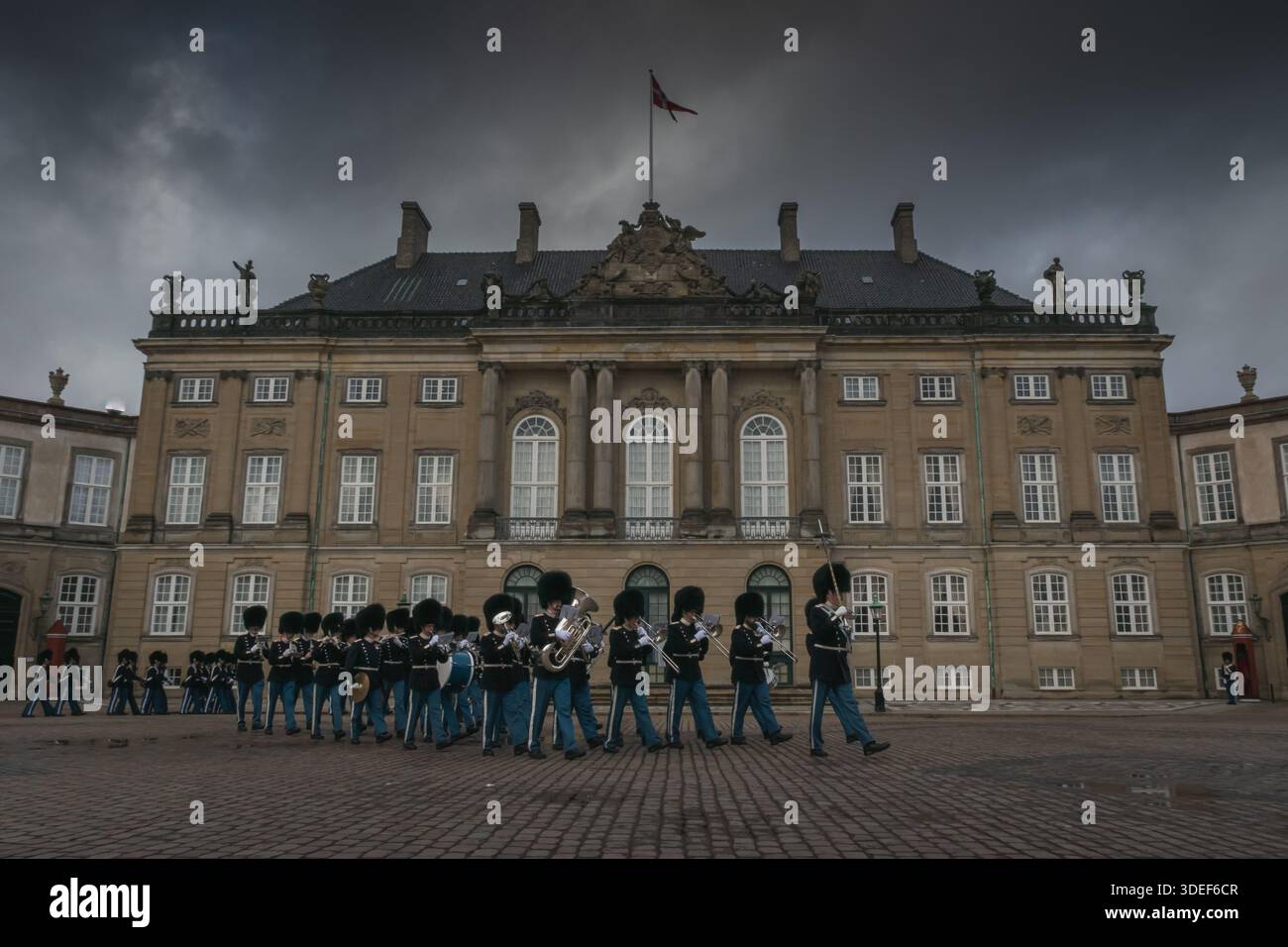 Military band in bearskin hi-res stock photography and images - Alamy