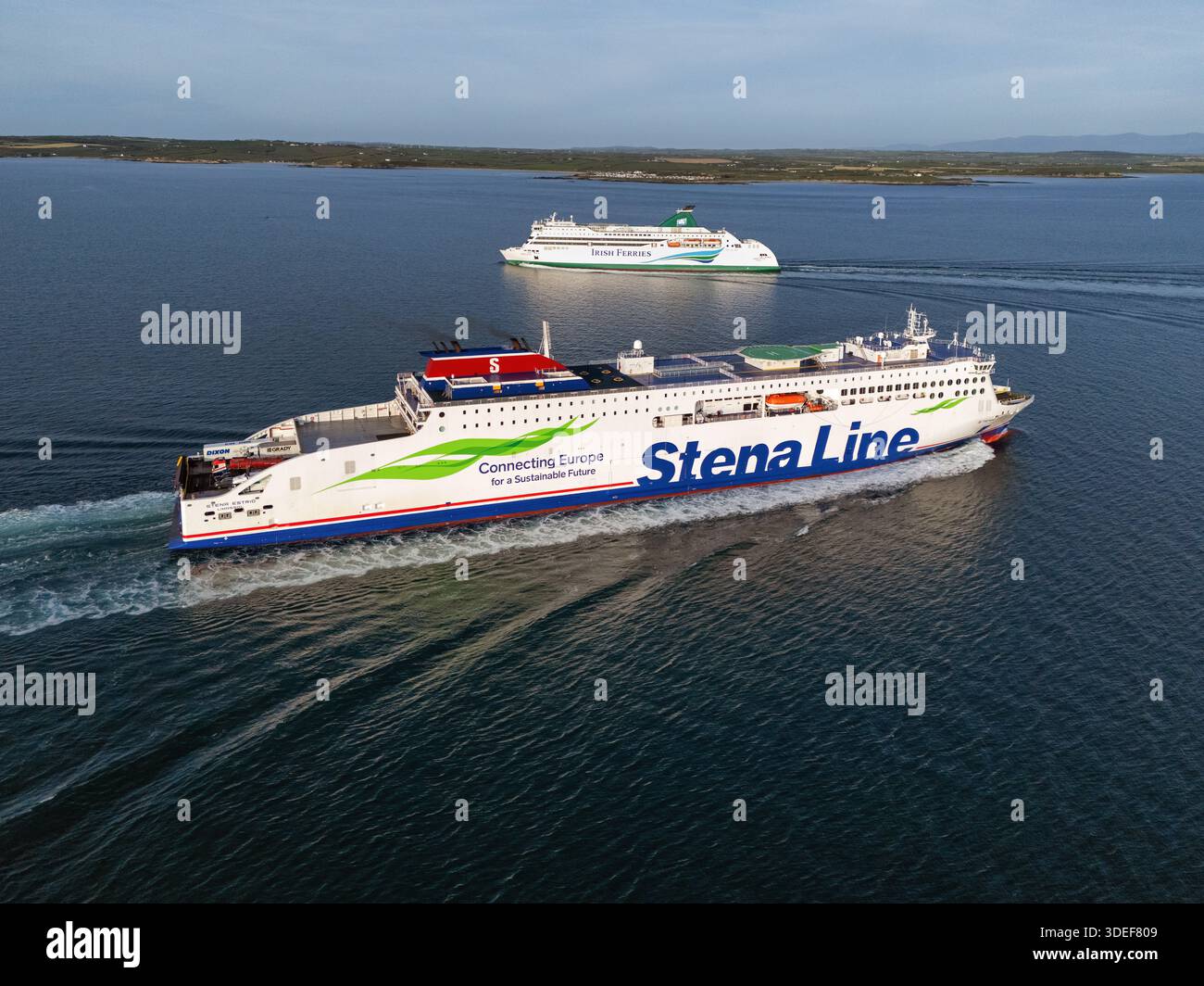 Irish Sea ferries crossing at Holyhead. The E-Flexer Stena Estrid ...