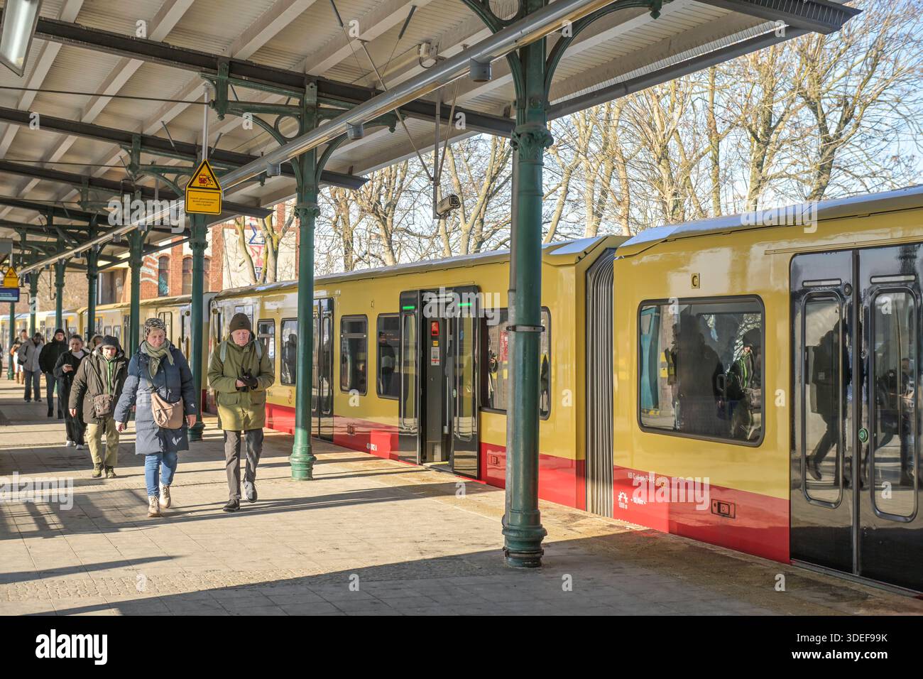 Ringbahn, Bahnhof Tempelhof, Tempelhof-Schöneberg, Berlin, Deutschland ...