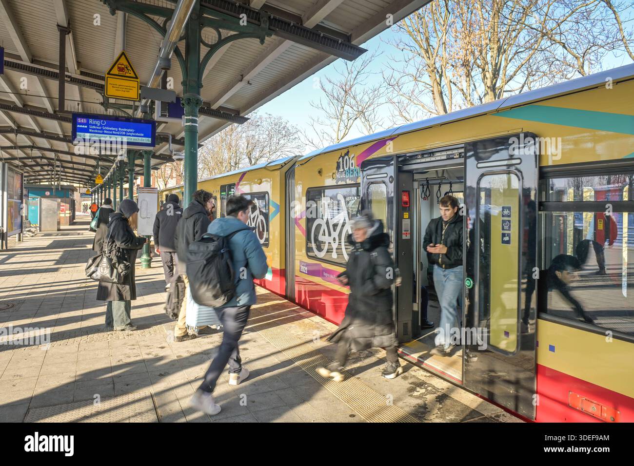 Ringbahn, Bahnhof Tempelhof, Tempelhof-Schöneberg, Berlin, Deutschland ...