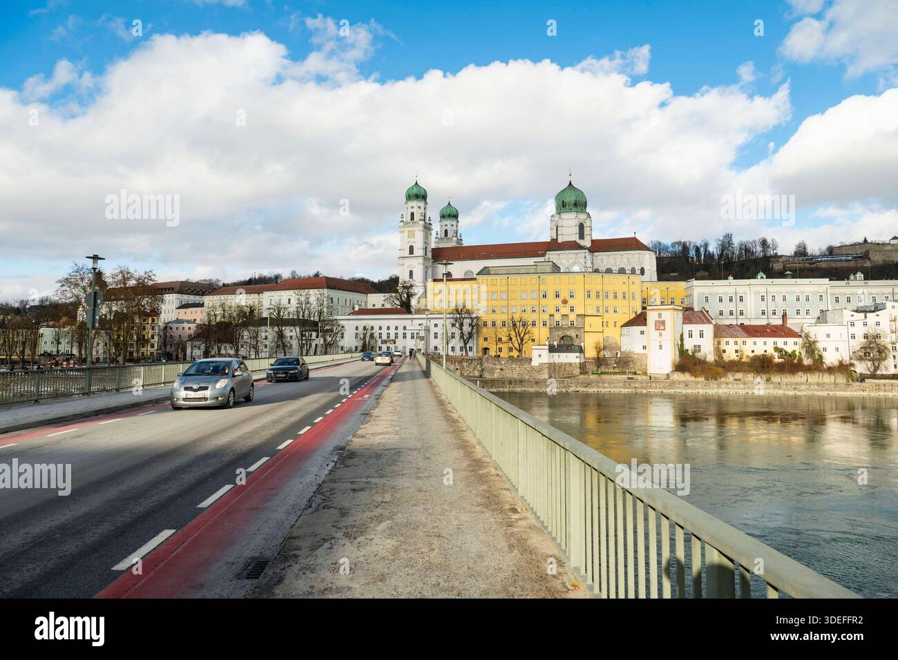 Elegantes Deutsche Stdte An Der Donau Bild