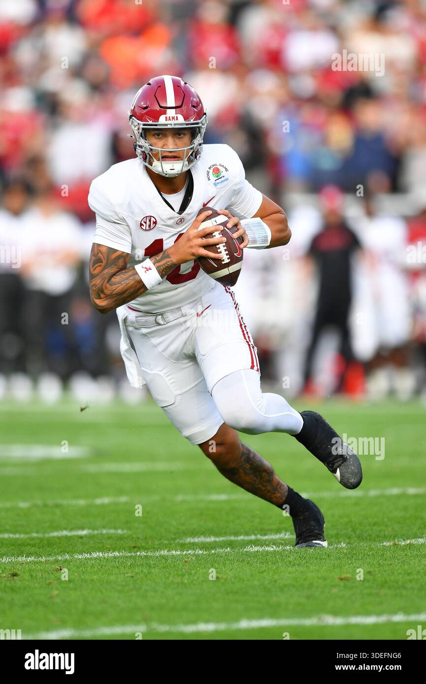 PASADENA, CA - JANUARY 01: QB Austin Mack #10 of the Alabama Crimson ...