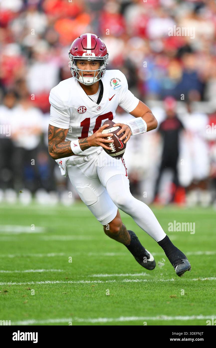 PASADENA, CA - JANUARY 01: QB Austin Mack #10 of the Alabama Crimson ...