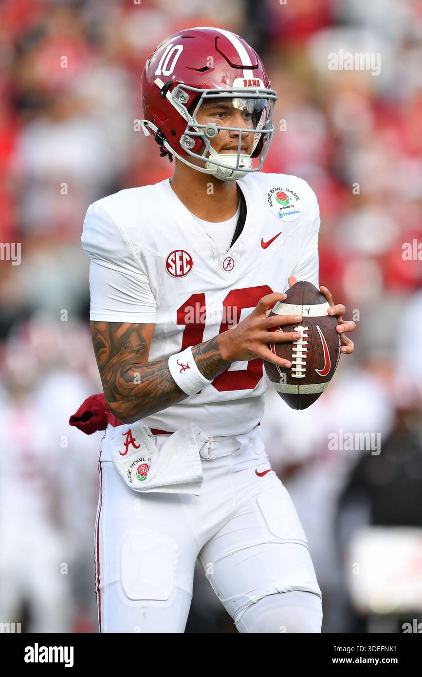PASADENA, CA - JANUARY 01: QB Austin Mack #10 of the Alabama Crimson ...