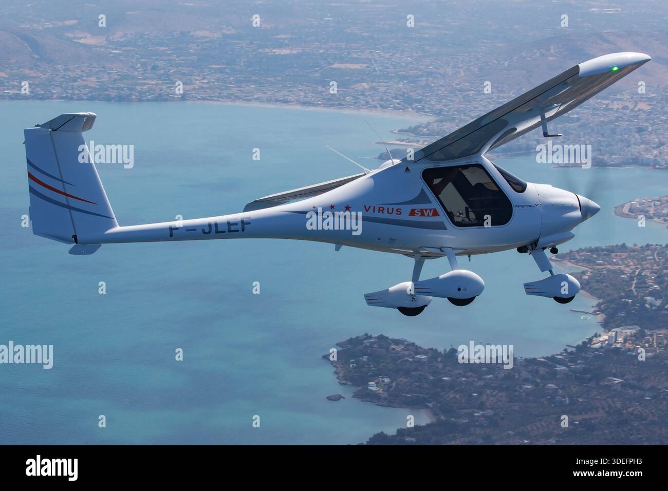 Air-to-air photograph of the Pipistrel Virus SW light aircraft ...