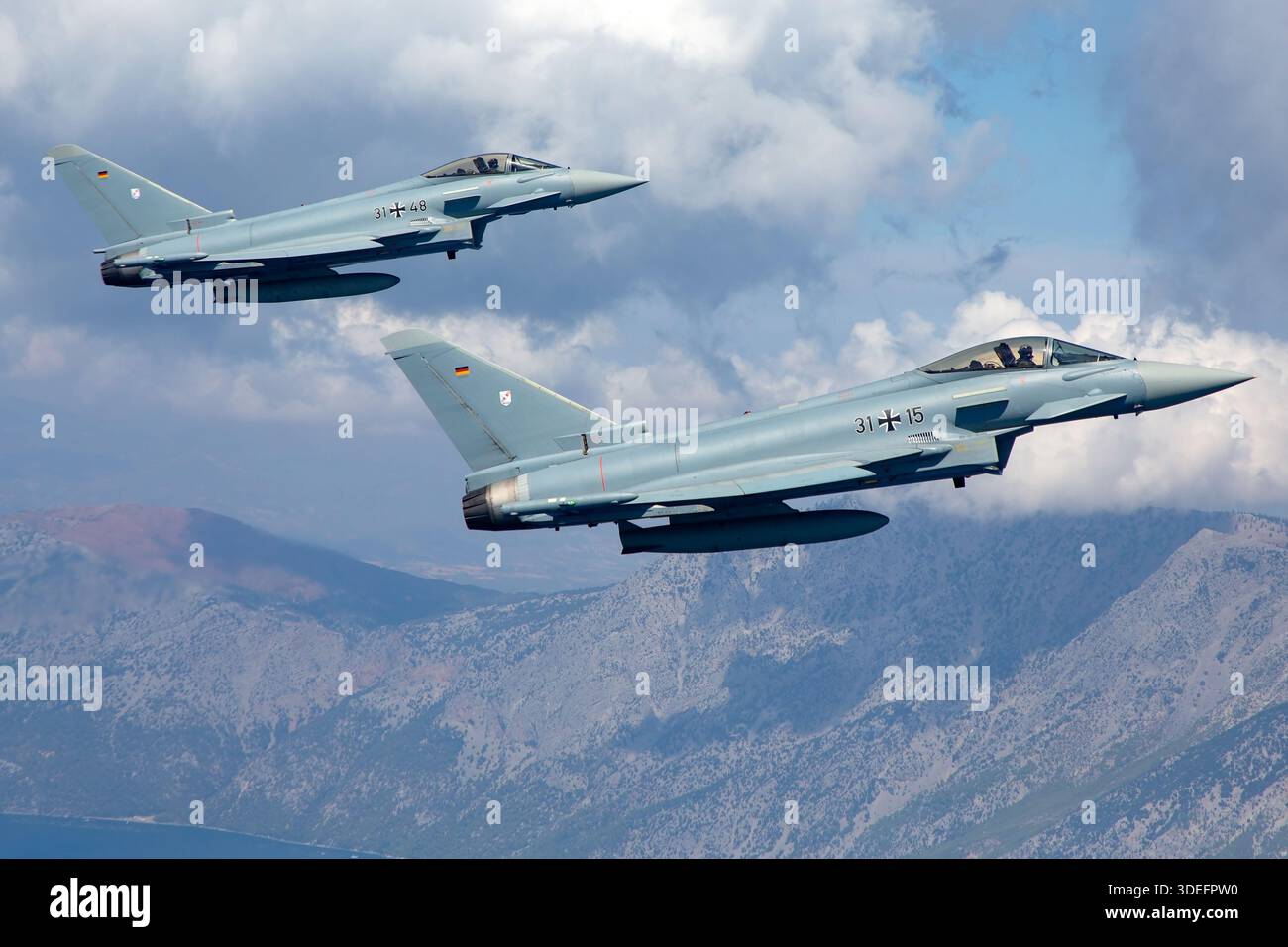 Air-to-air formation view of German Air Force Eurofighter EF-2000 ...
