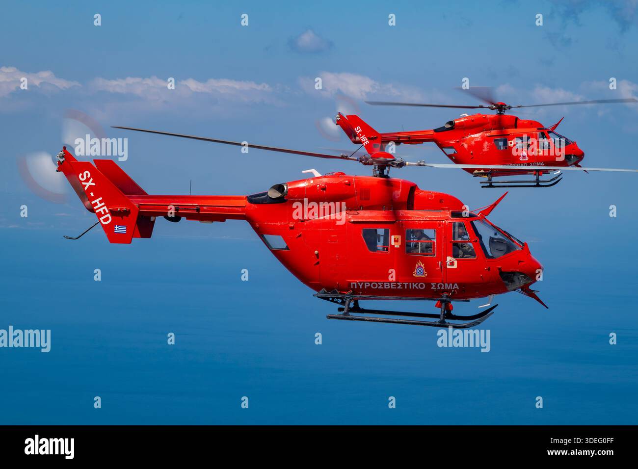 Cabin aircraft medical emergency hi-res stock photography and images ...
