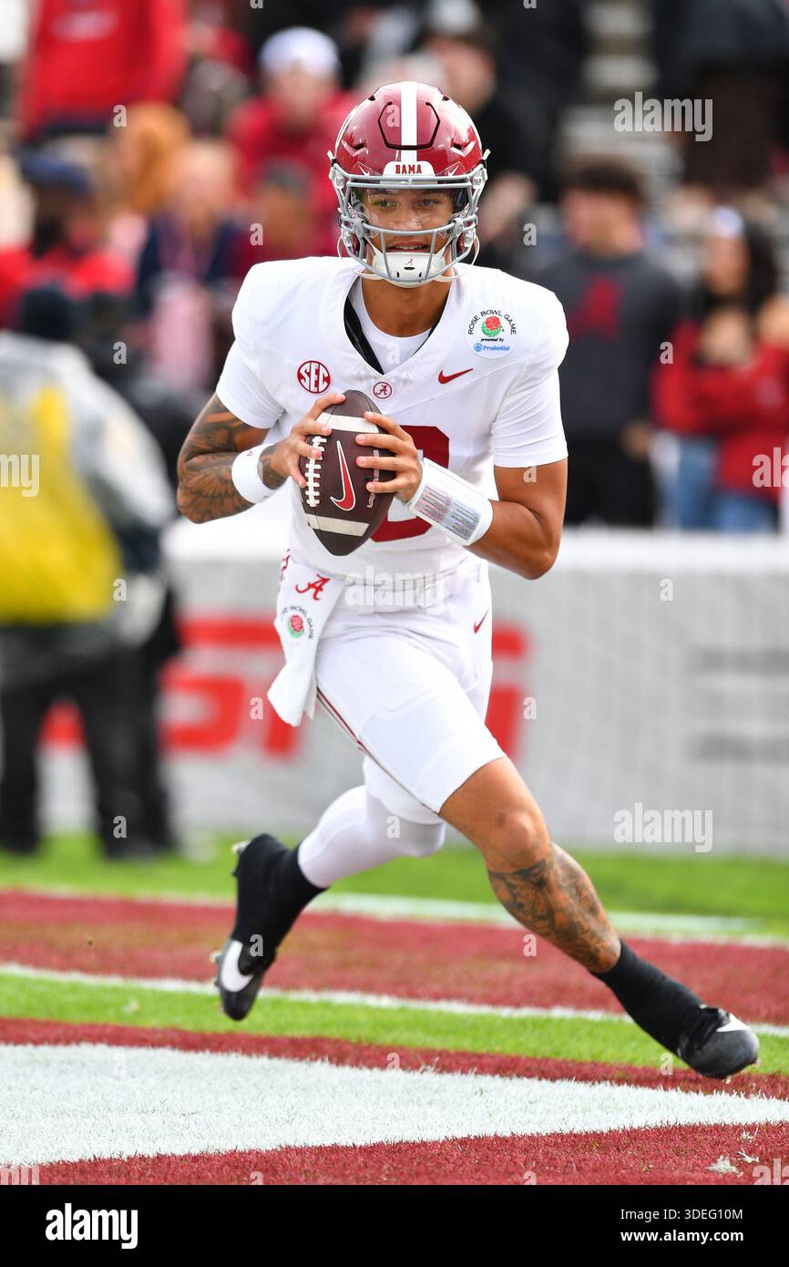 PASADENA, CA - JANUARY 01: QB Austin Mack #10 of the Alabama Crimson ...