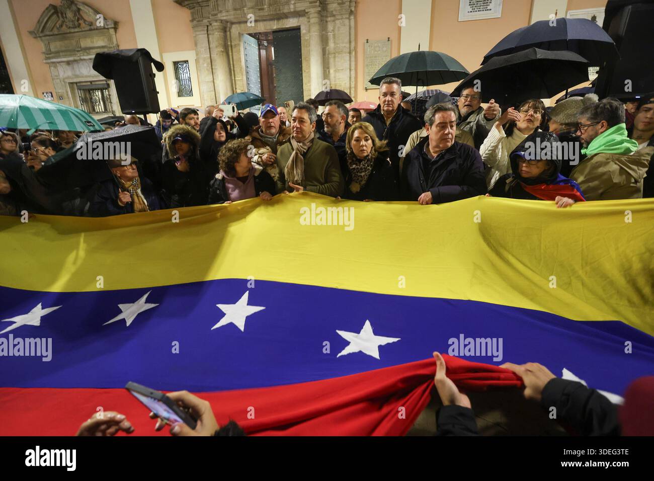 Venezuelan celebrate nicolas maduro capture hi-res stock photography ...