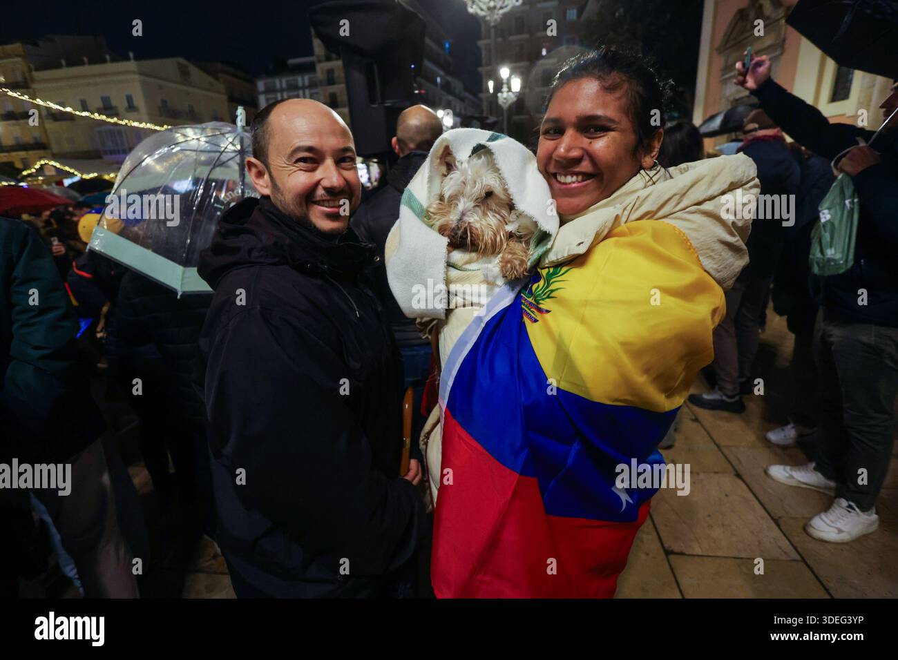 Venezuelan celebrate nicolas maduro capture hi-res stock photography ...