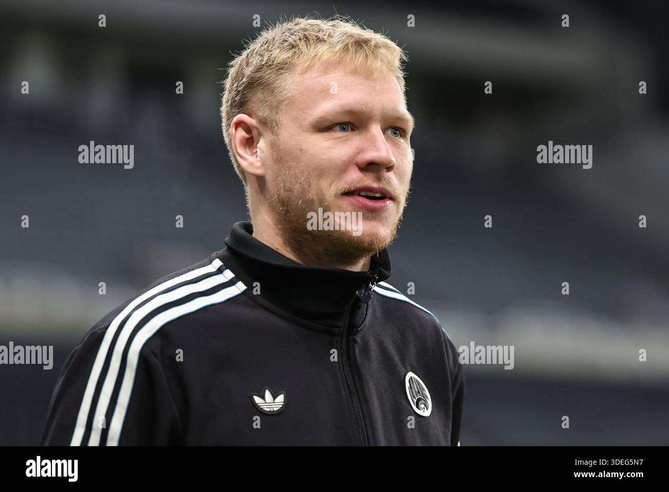 Aaron Ramsdale of Newcastle Untied arrives during the Premier League ...