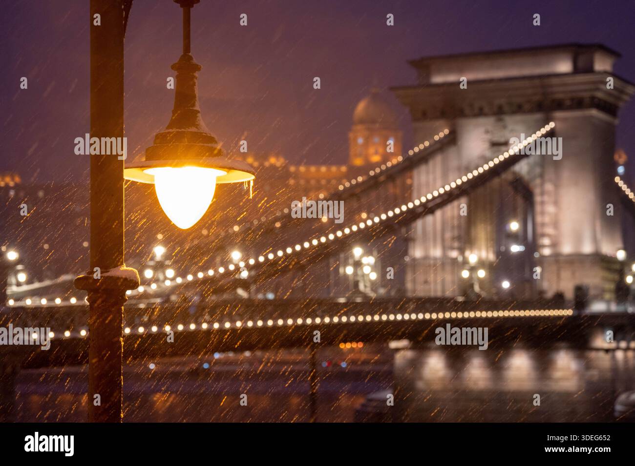 Budapest hungary january 2026 chain hi-res stock photography and images ...