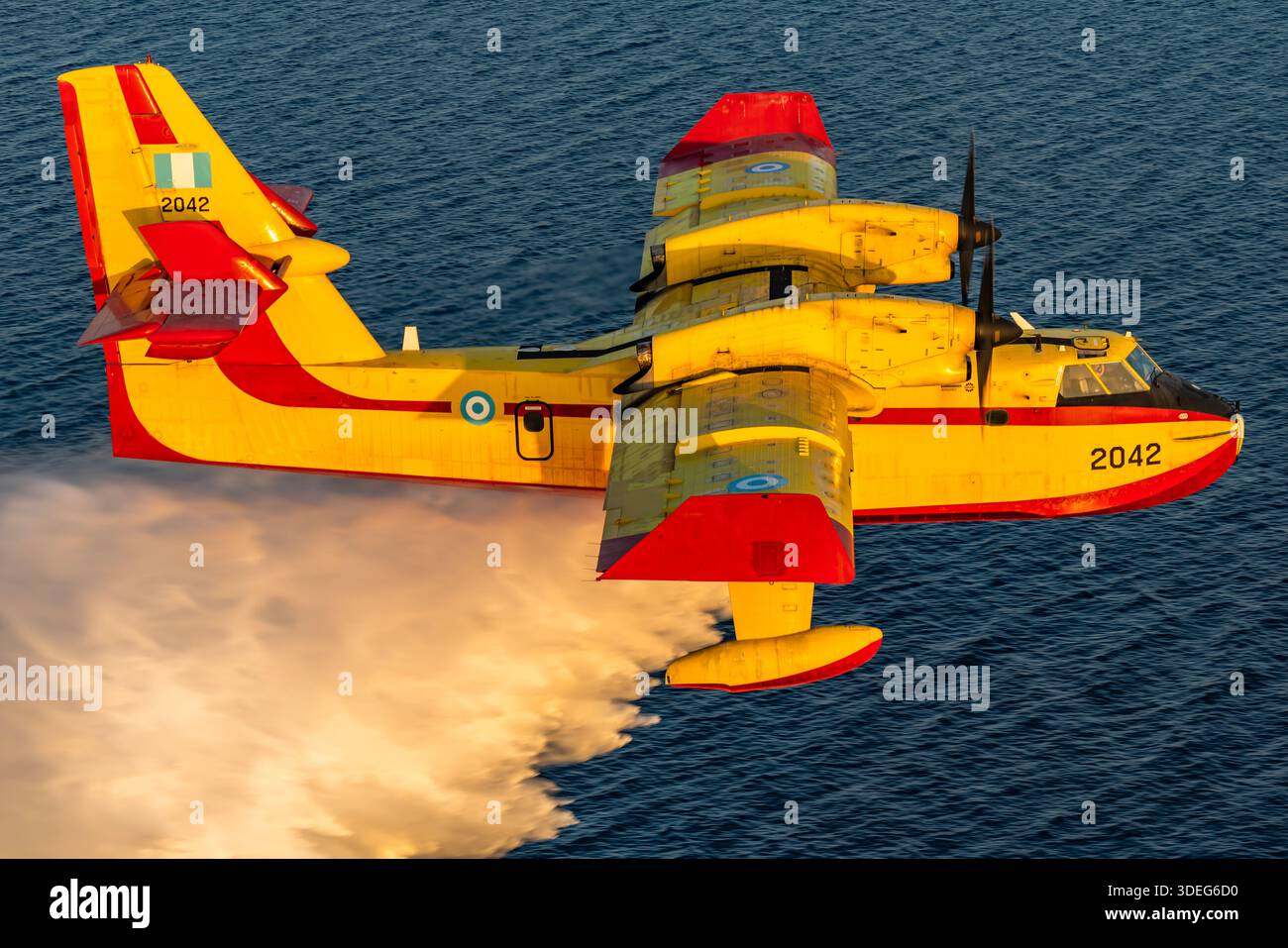 Aerial firefighting aircraft conducts hi-res stock photography and ...
