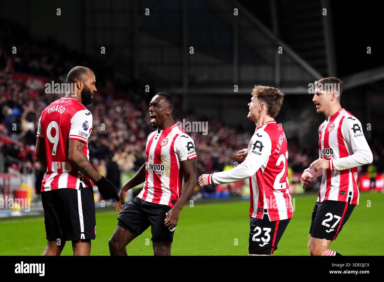 Brentford's Igor Thiago (left) celebrates scoring their side's first ...
