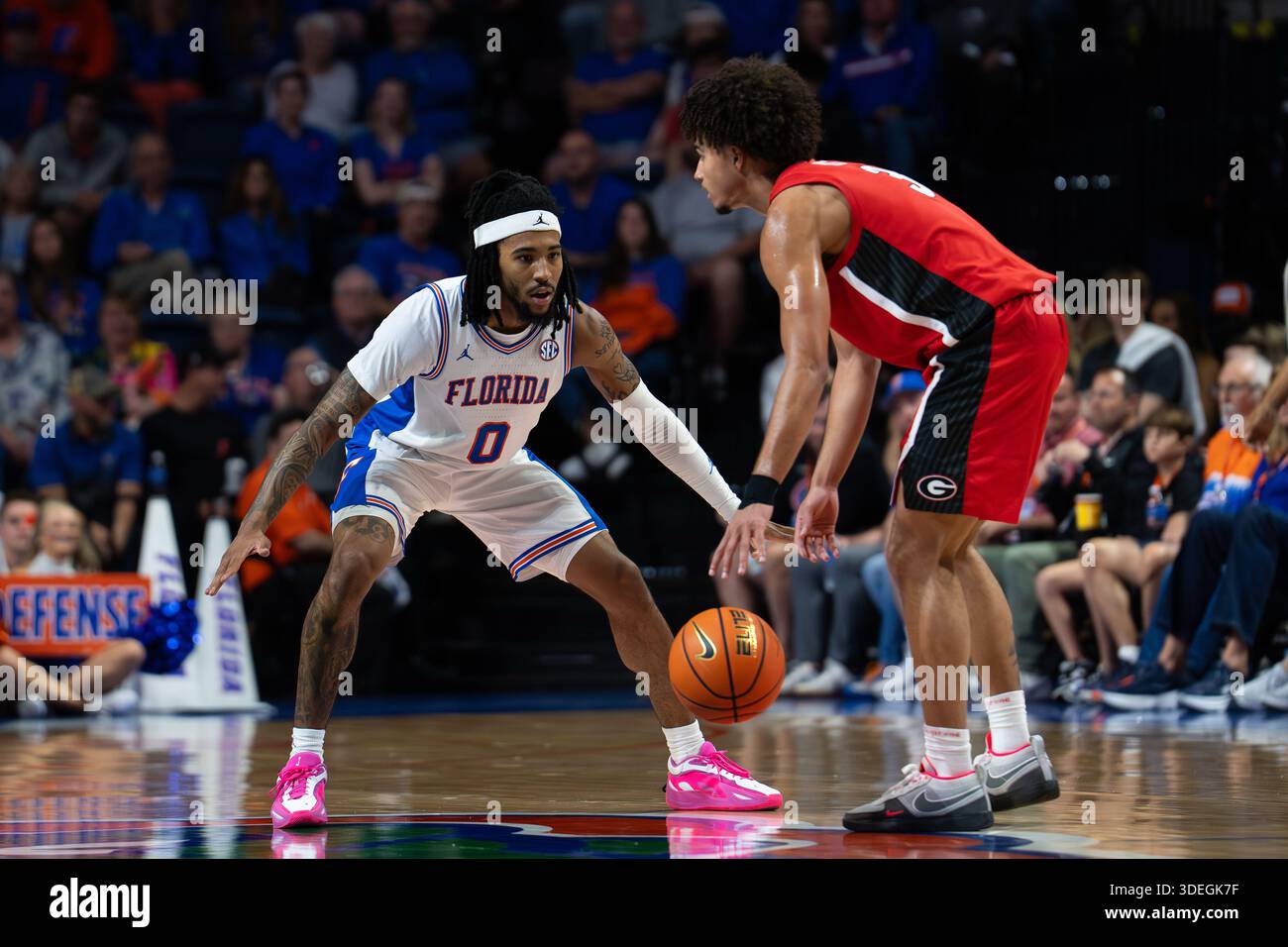 Florida guard Boogie Fland (0) guards Georgia during the second half of ...