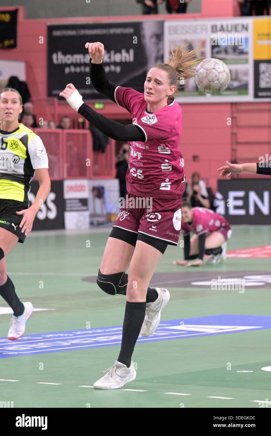 Selina Lindemann (TusSies Metzingen, #02) TusSies Metzingen vs. BVB ...