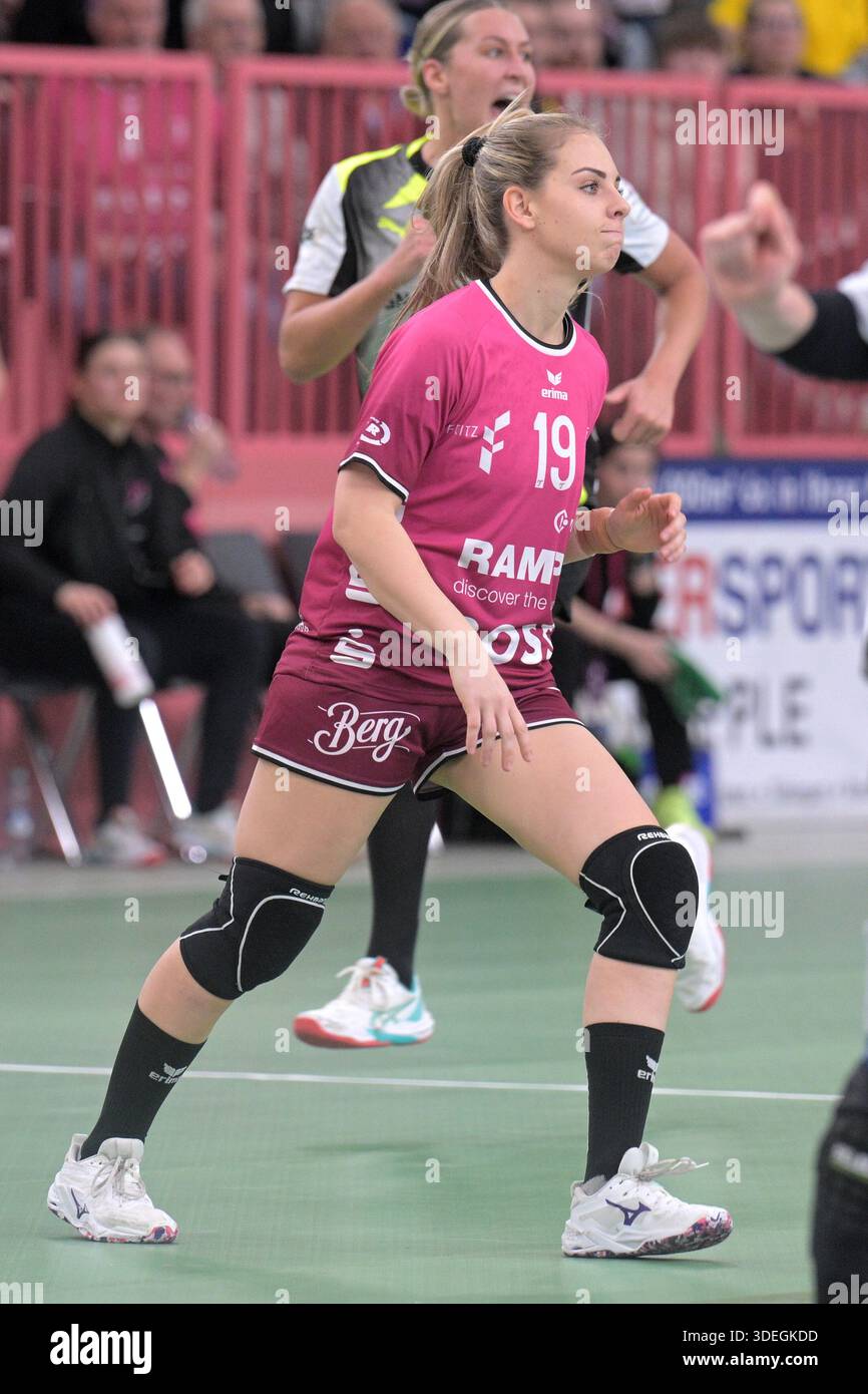 Johanna Farkas (TusSies Metzingen, #19) TusSies Metzingen vs. BVB ...