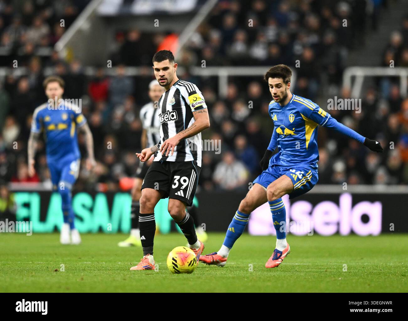 Bruno Guimaraes of Newcastle United (centre Stock Photo - Alamy